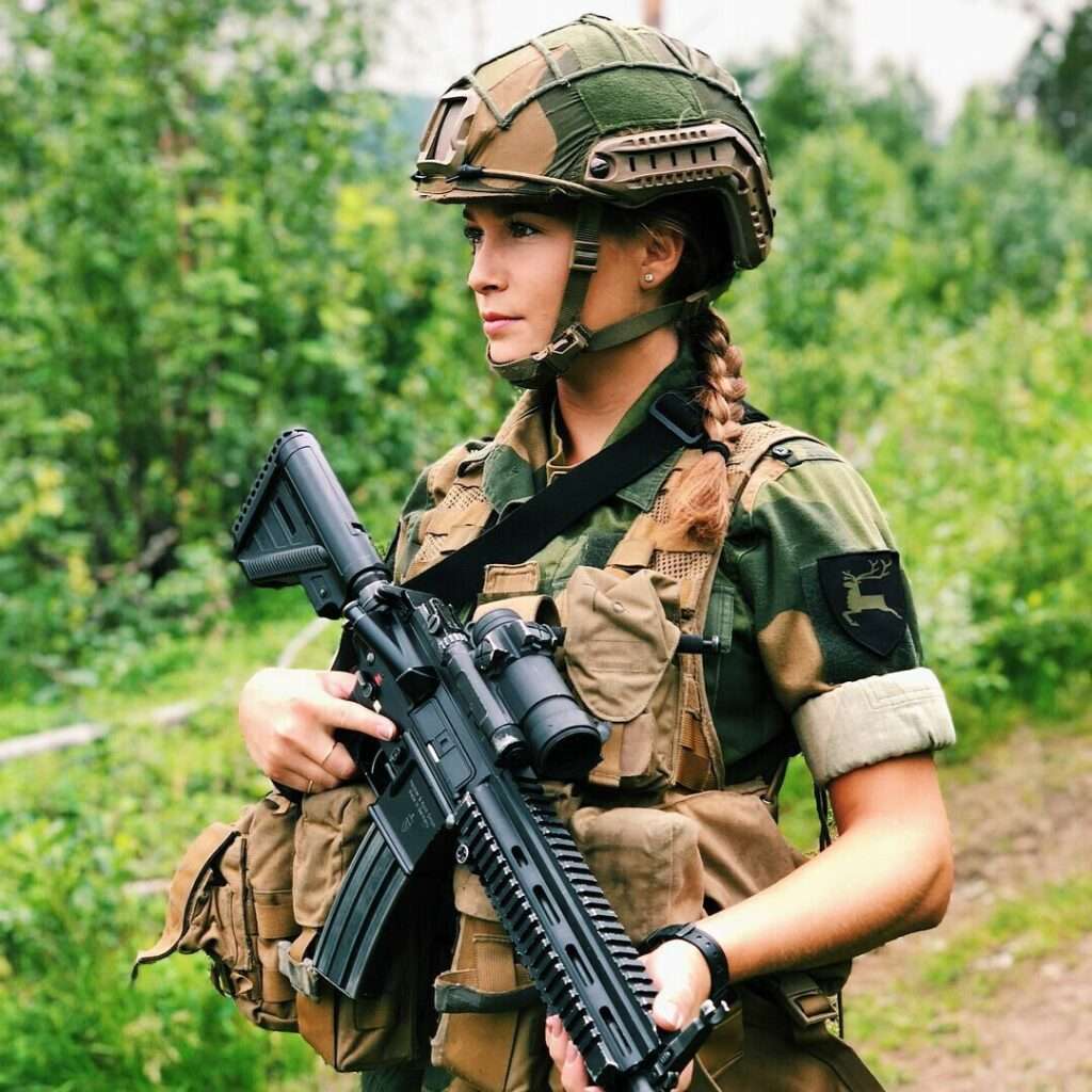 Top 10 AR-15 Scopes in 2024 | SEALgrinderPT